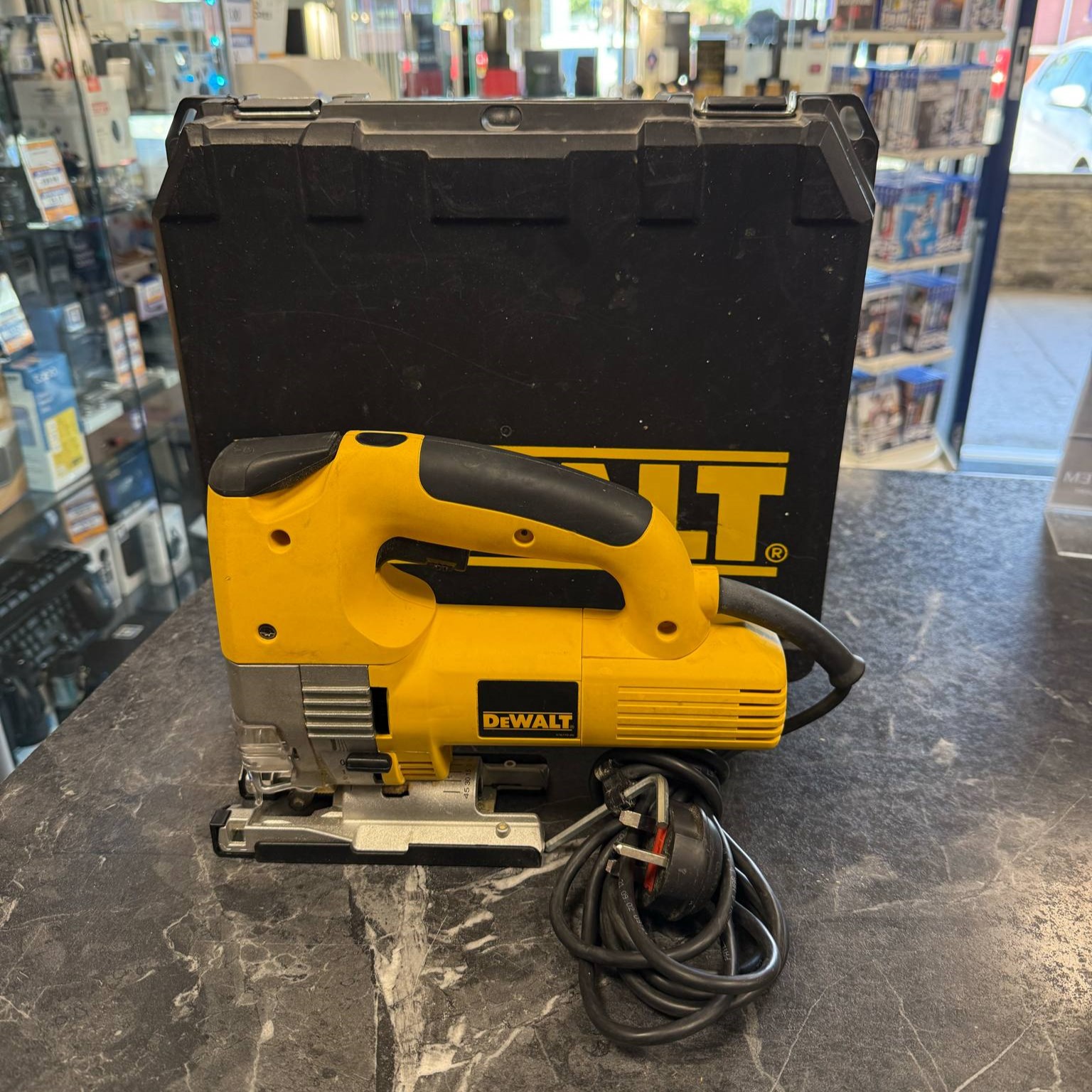 Pre-owned DEWALT DW321 Variable Speed Jig Saw - Own4Less